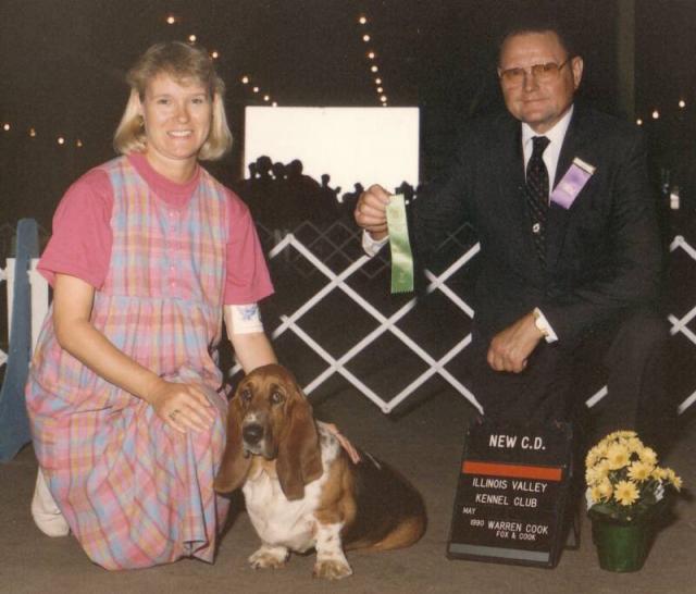 Peggy - Olde Fashion Bassets